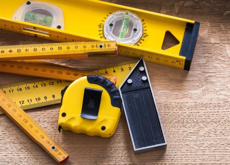 What Tools Does A Beginner Woodworker Need?