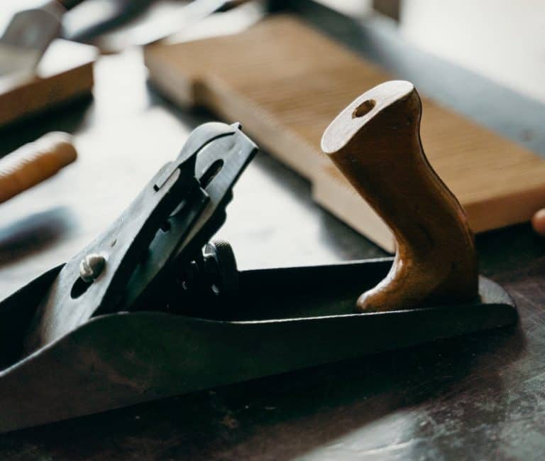 Guide To Essential Hand Tools In Woodworking (Beginner To Expert)