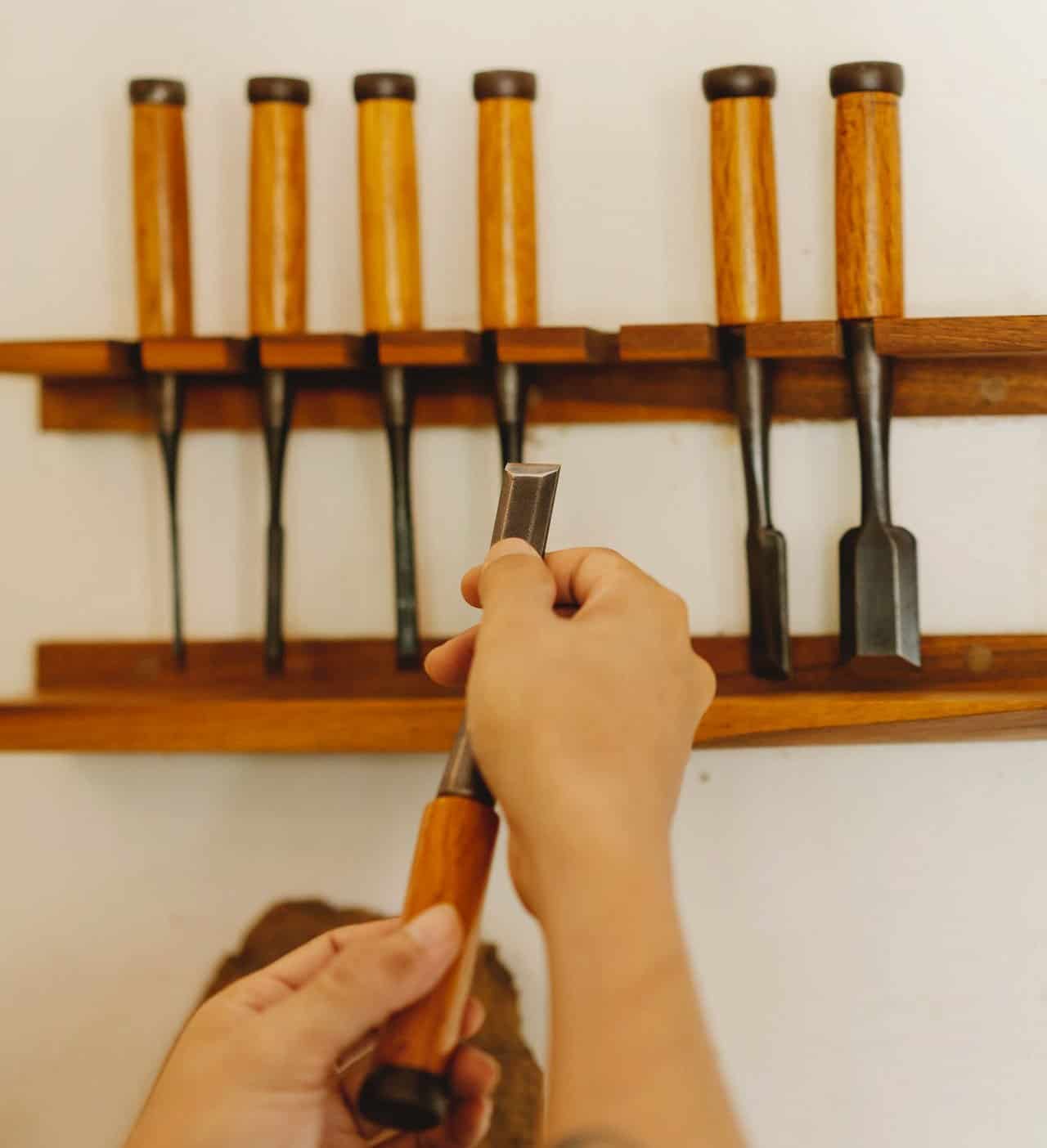 Guide To Essential Hand Tools In Woodworking (Beginner To Expert)