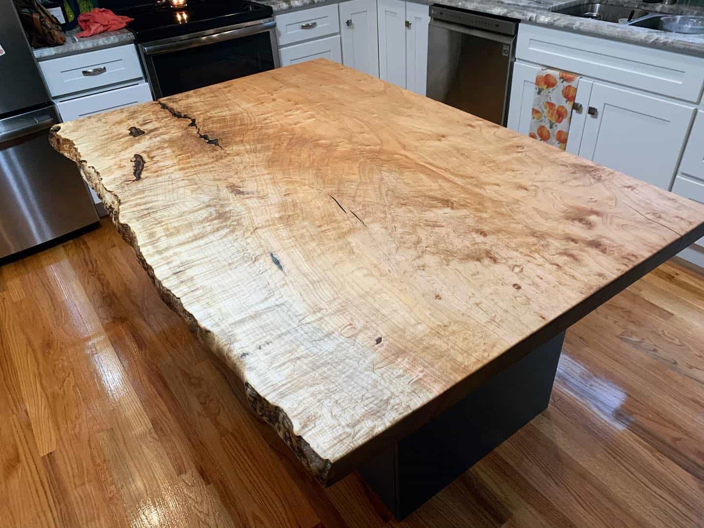 32 Amazing Live Edge Counter & Table Tops