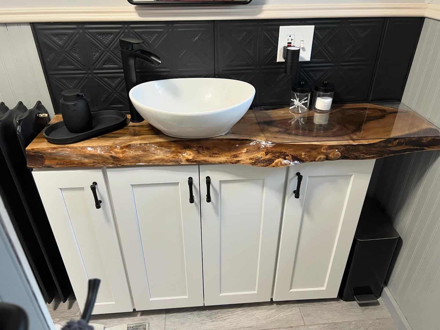 32 Amazing Live Edge Counter & Table Tops