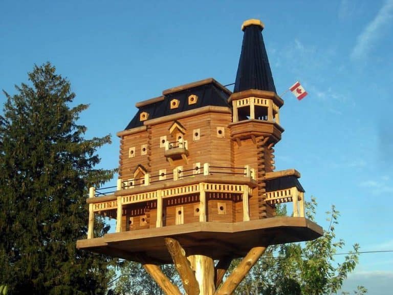 The Monumental Birdhouse: Reclaimed History Takes Flight