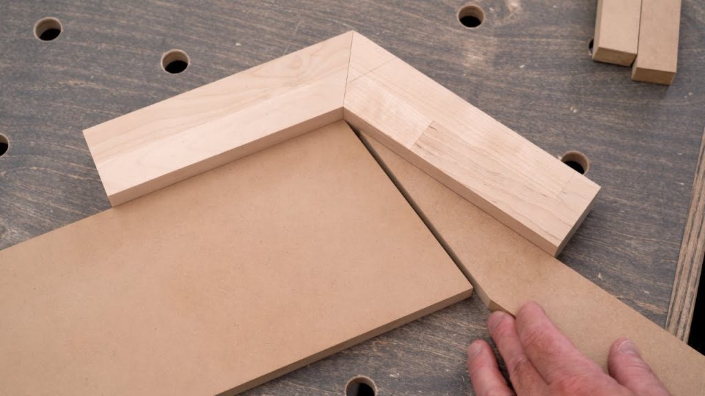 A Simple Way To Cut A Complicated Miter.